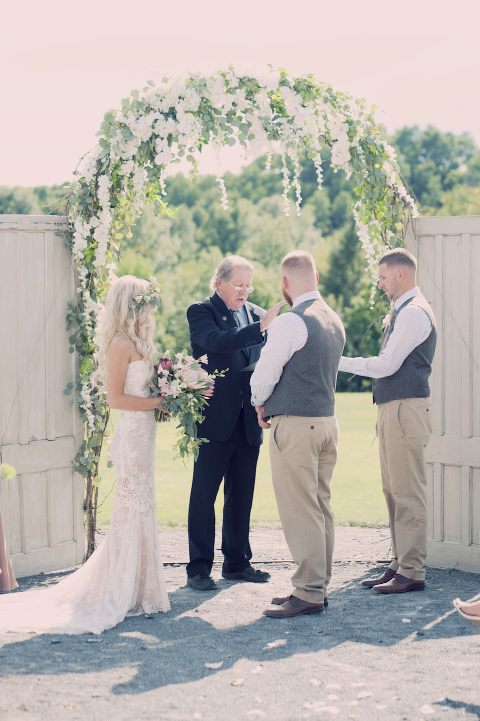New York Barn Wedding at the rustic Hayloft on the Arch